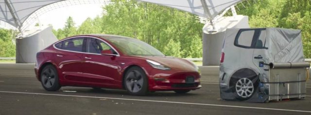 ¿Es la frenada un punto débil del Tesla Model 3?