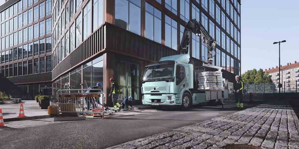 Volvo Trucks actualiza sus camiones eléctricos Volvo FL y FE