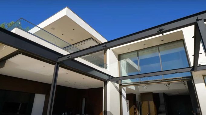 Henrik Fisker pone a la venta su mansión de Los Ángeles por 35 millones ...