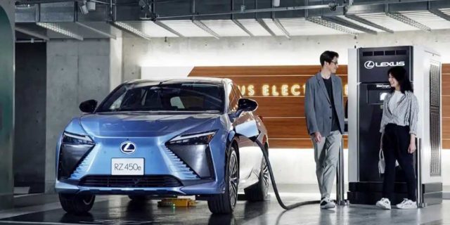 Toyota sigue la estela de Tesla y abre las estaciones de carga de Lexus ...