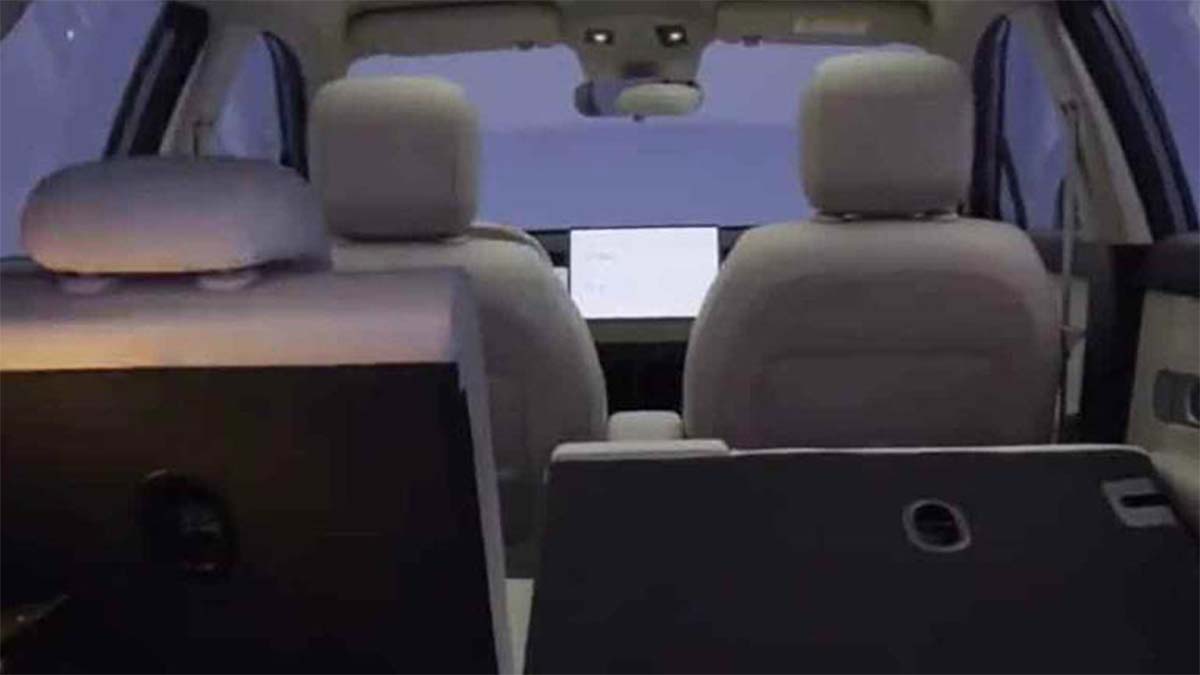 Ya hemos visto el interior del Firefly, te lo mostramos