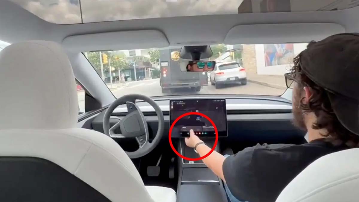 Pillada la primera intervención del trabajador de Tesla en un Robotaxi